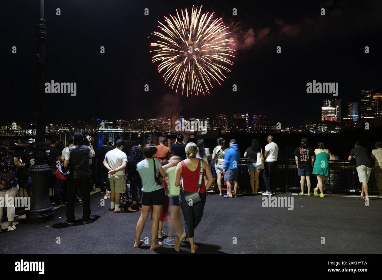 People watch Fourth of July fireworks display over Boston Harbor Stock Photo - Alamy