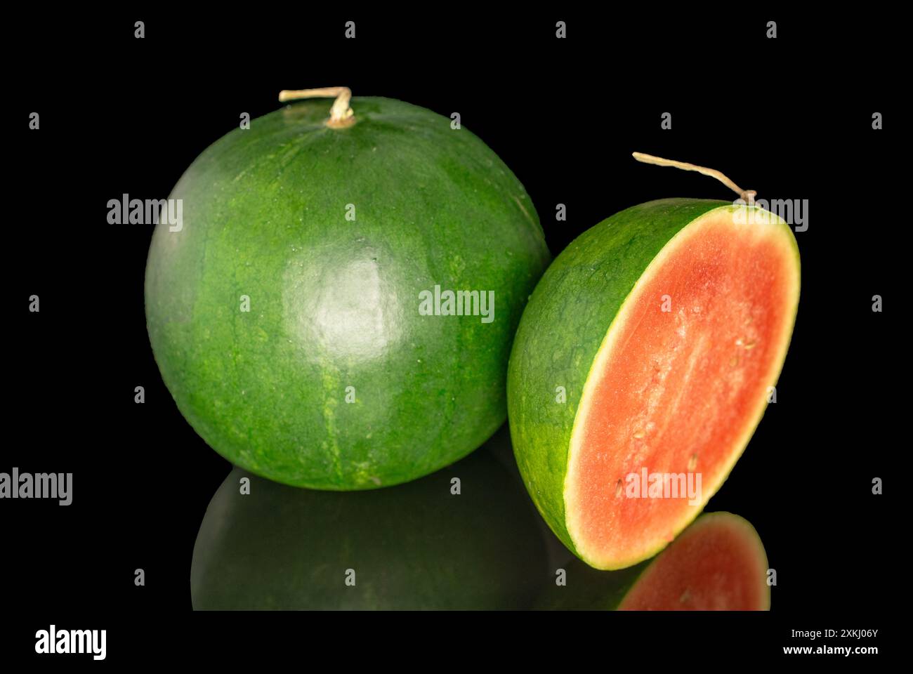 One ripe whole watermelon hi-res stock photography and images - Alamy