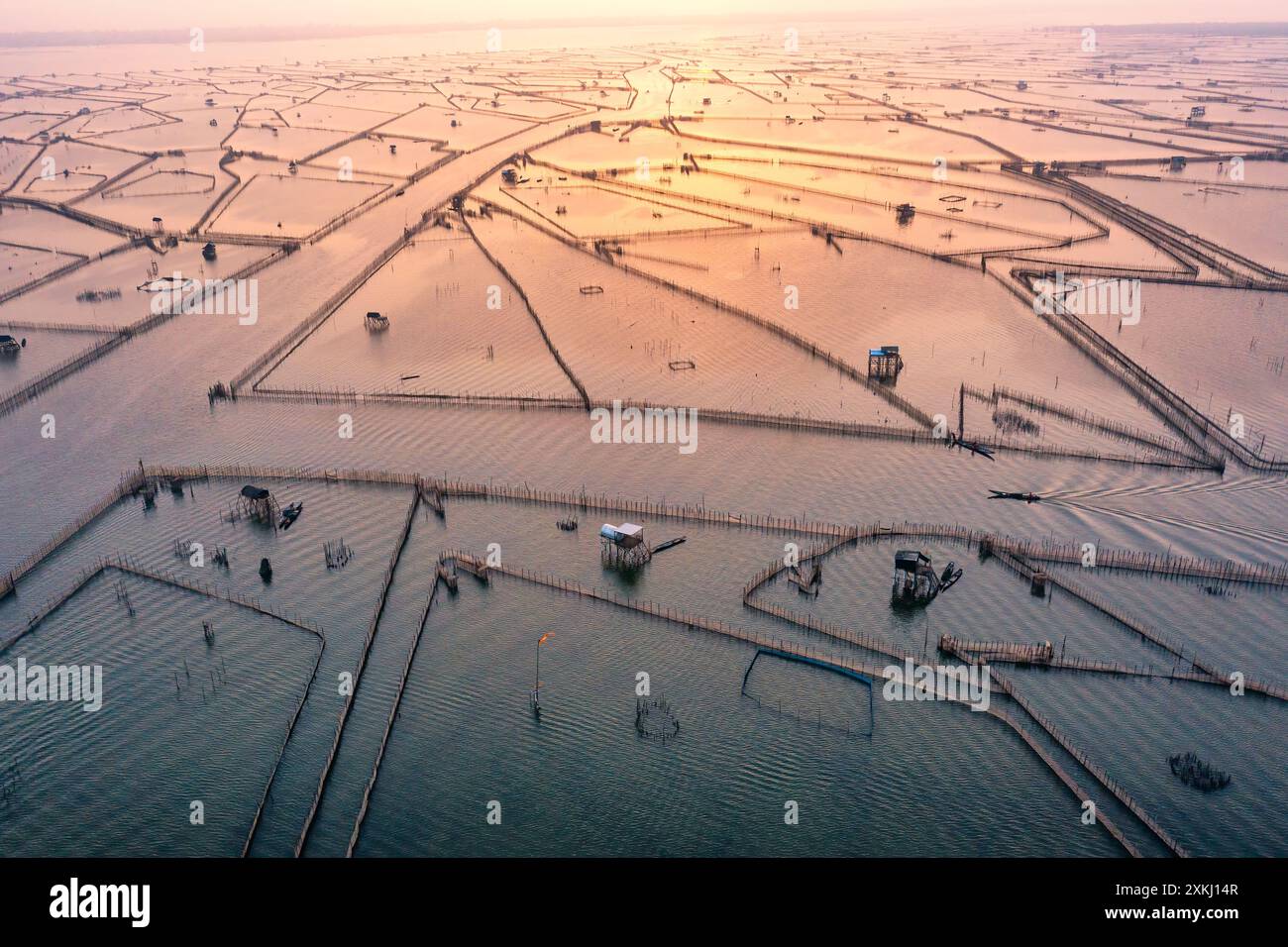 Chuon Lagoon, Hue belongs to the largest lagoon system in Vietnam ...