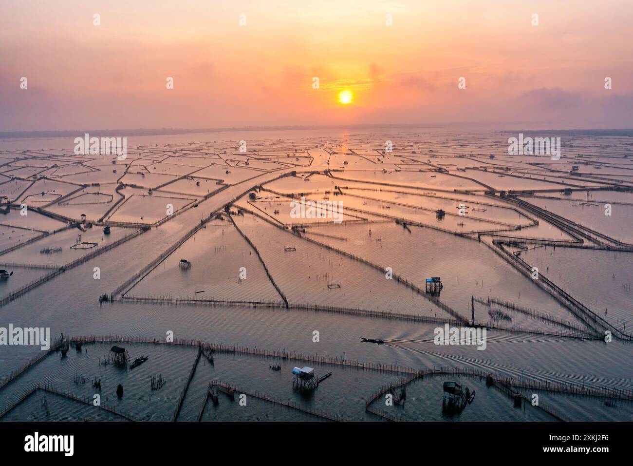 Chuon Lagoon, Hue belongs to the largest lagoon system in Vietnam ...
