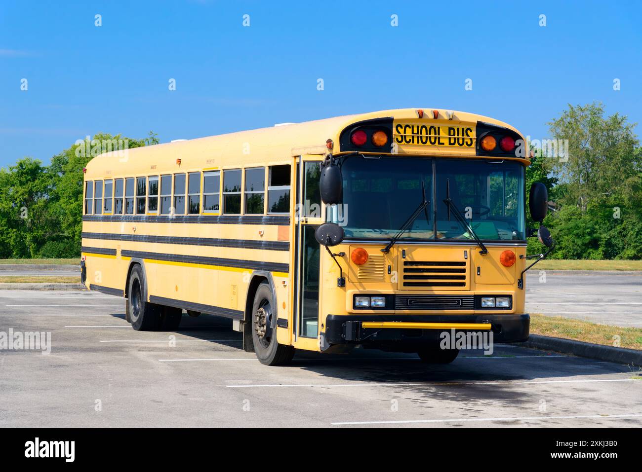 School bus yellow hi-res stock photography and images - Alamy