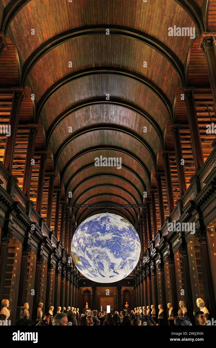 Trinity college dublin library hi-res stock photography and images - Alamy