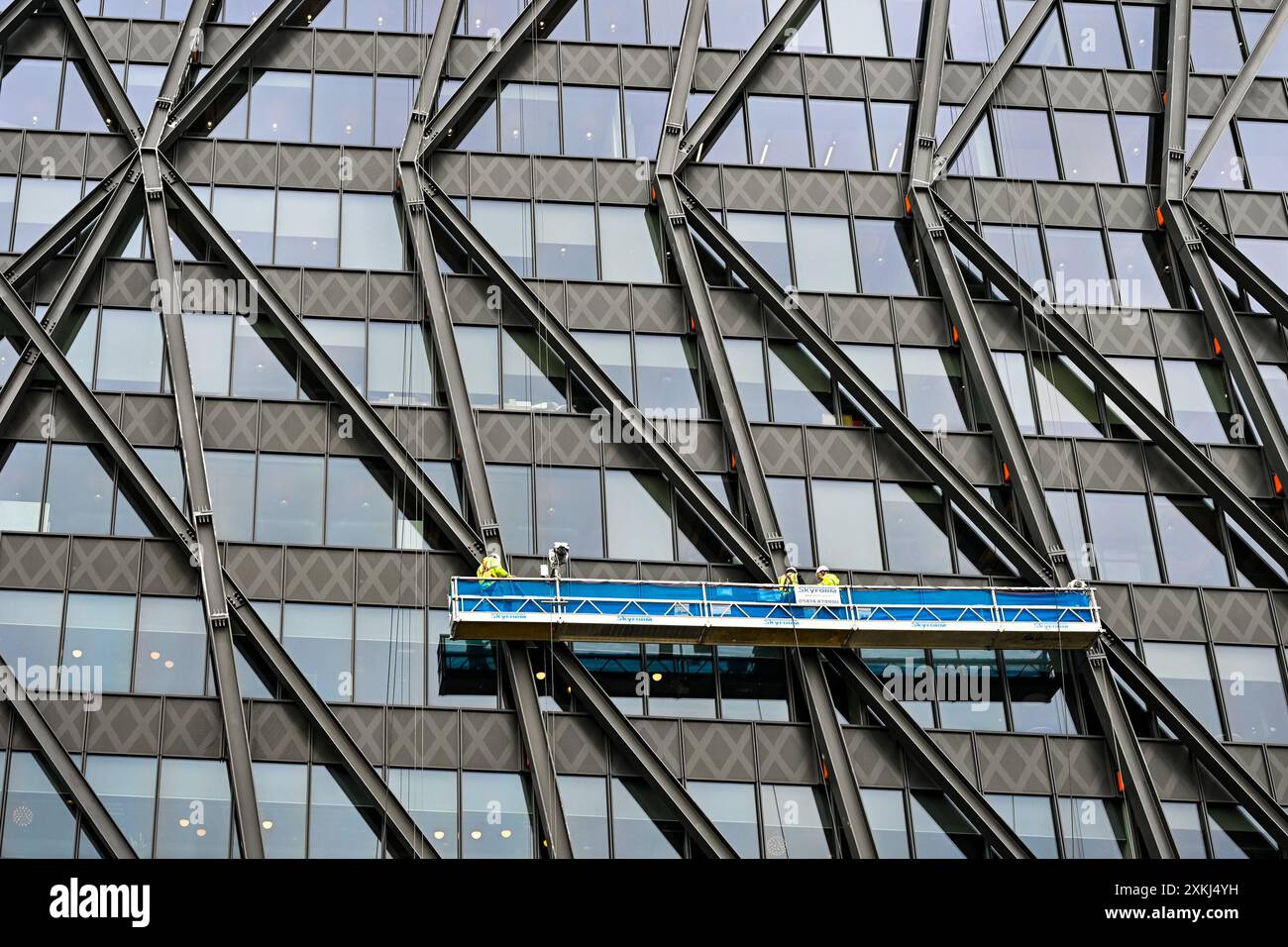 Angular design, Skyform platform, Brunel Building, Paddington, London ...