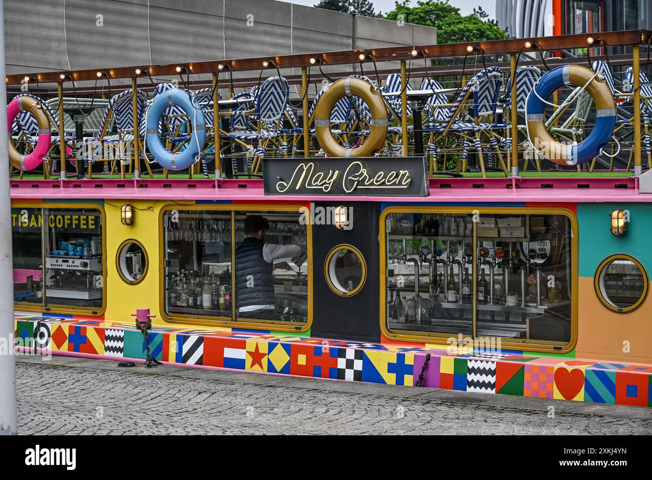 Restaurant, Darcie & May Green, outside Paddington Station on the Grand ...