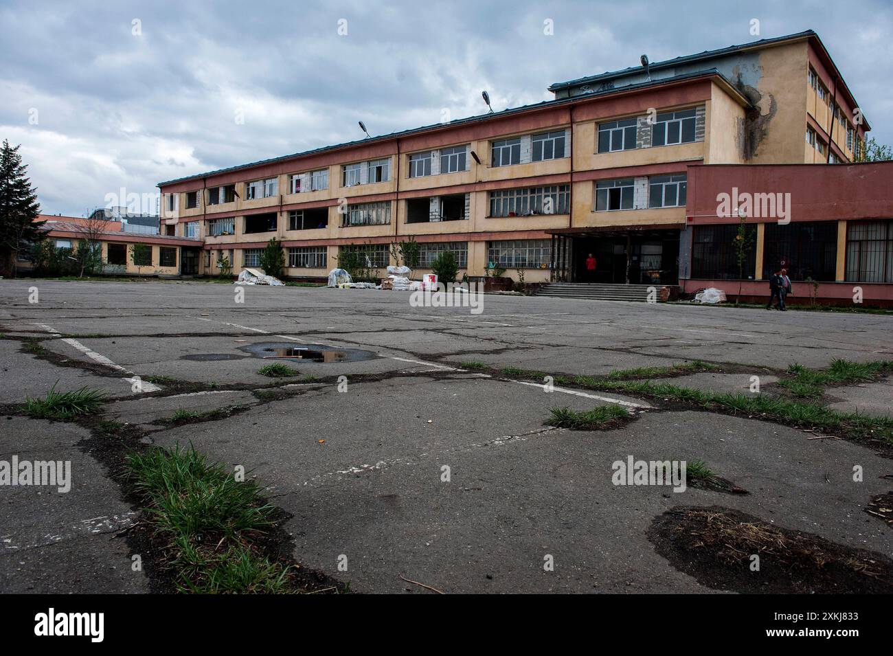 Vrajdenba Refugee Center Building Vrajdenba Refugee Center Building ...