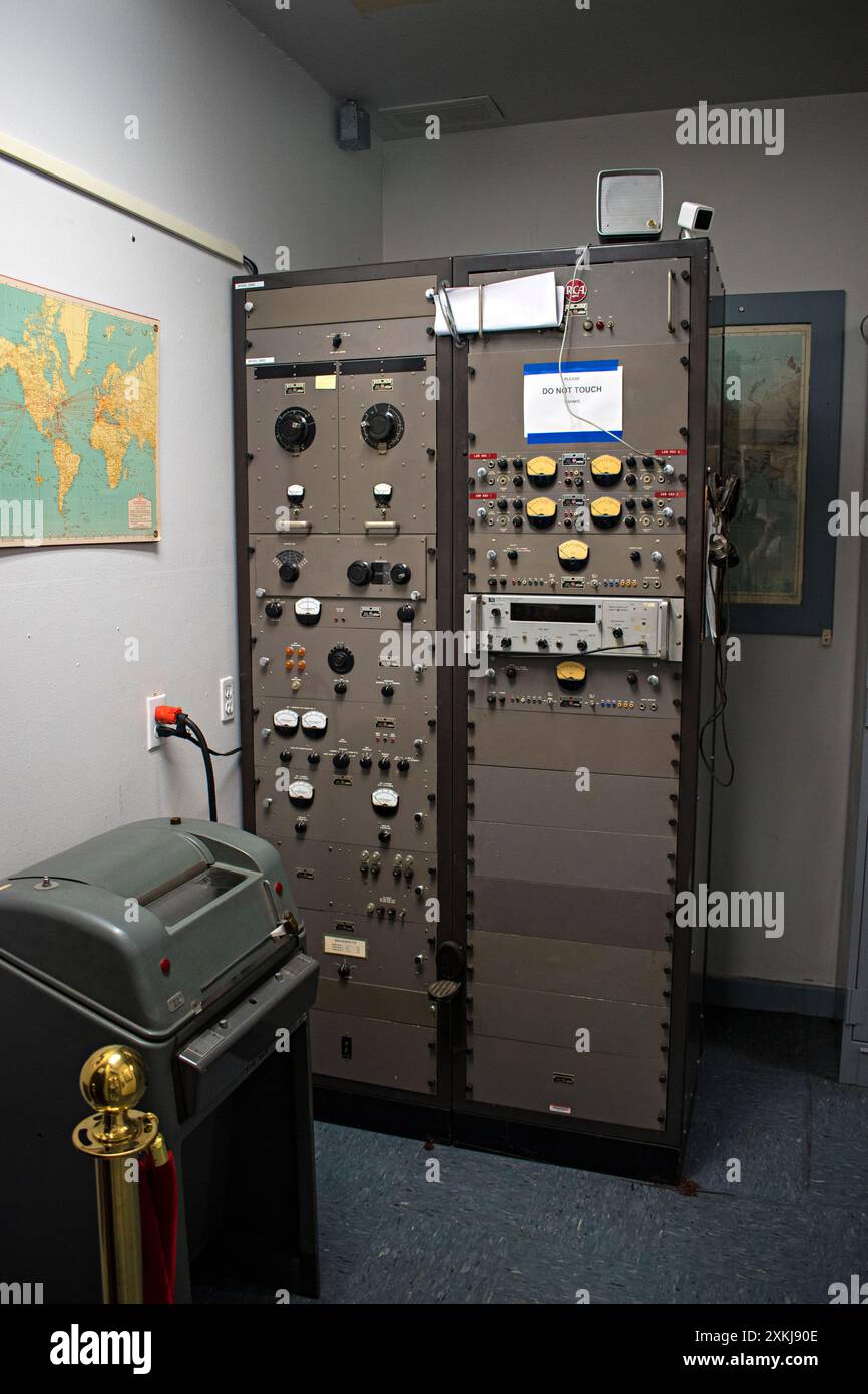 Kph maritime radio receiving station hi-res stock photography and ...