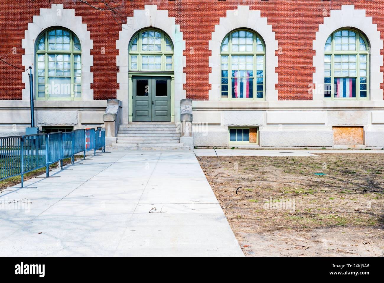 Windows on jersey city hi-res stock photography and images - Alamy