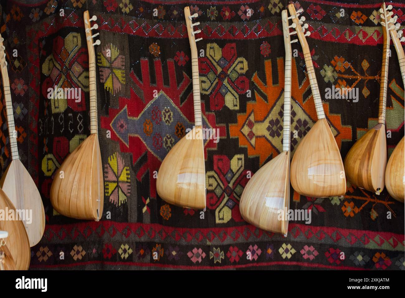 the classic turkish string instrument Saz, baglama Stock Photo - Alamy