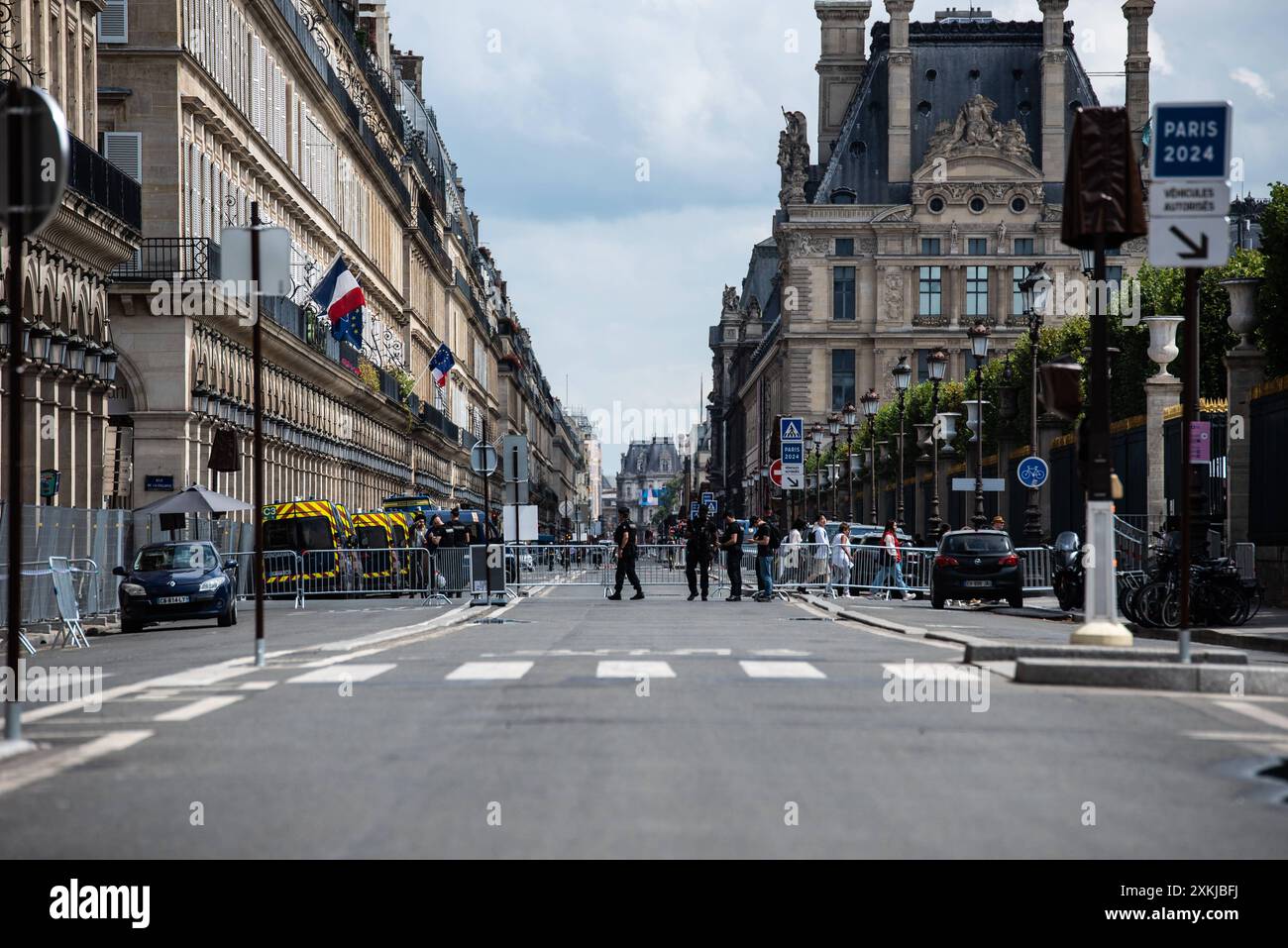 Security arc de triomphe paris hi-res stock photography and images - Alamy