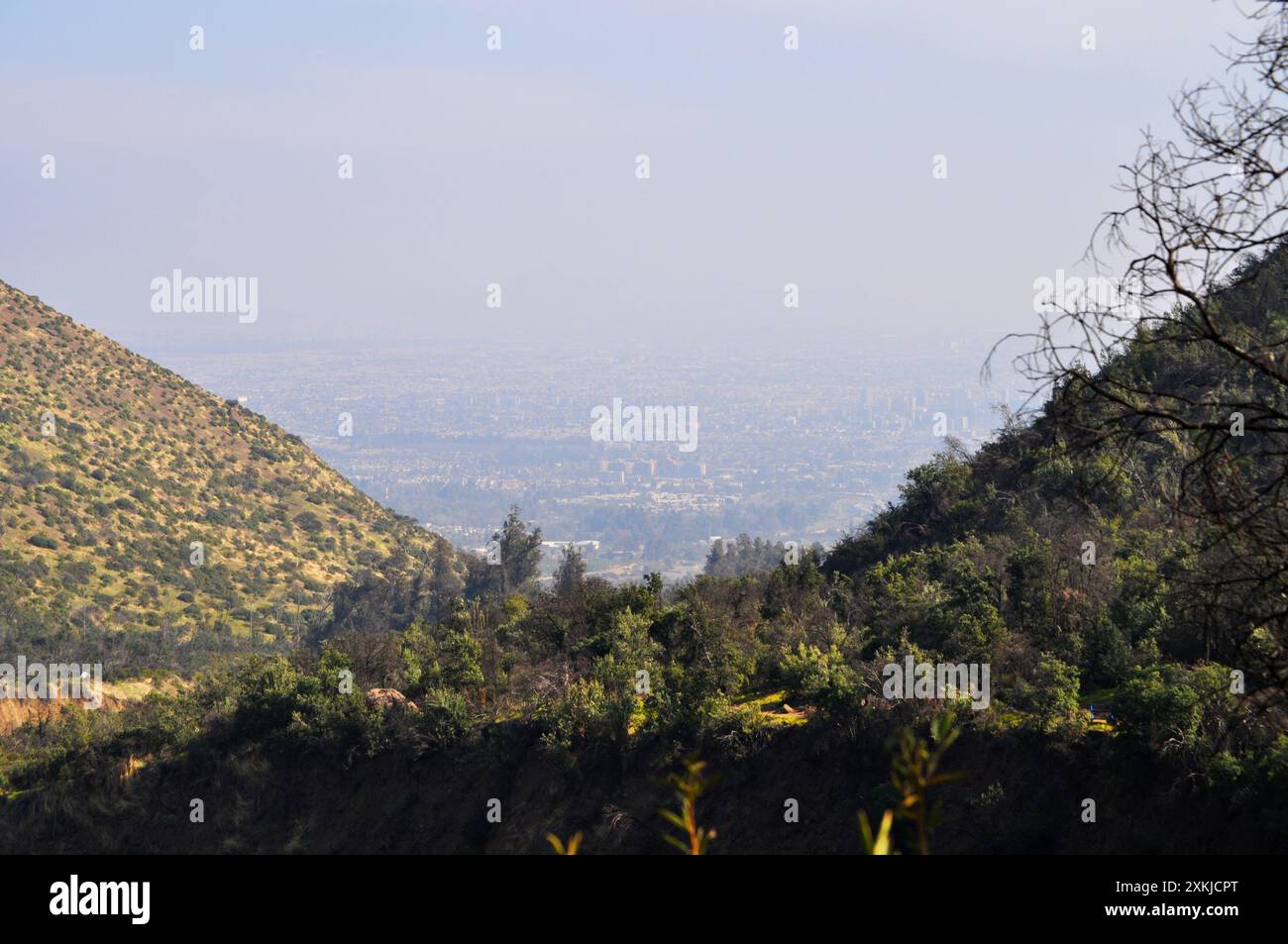 Pollution over skyline santiago hi-res stock photography and images - Alamy
