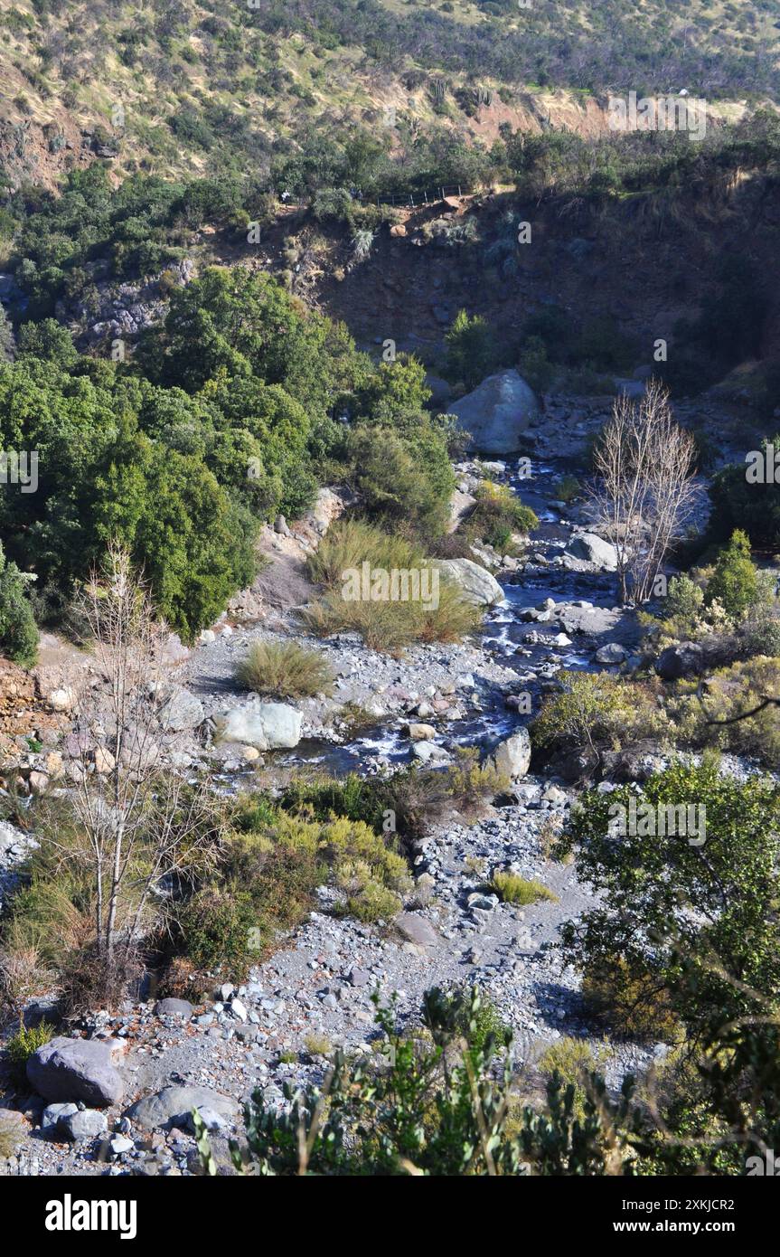 Many rocks in river hi-res stock photography and images - Alamy