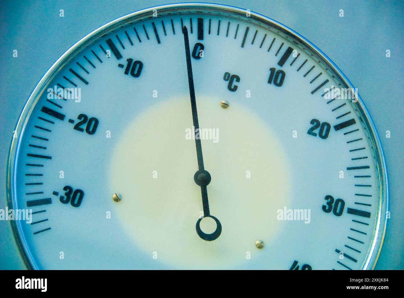 temperature gauge -2 Celsius - Austria Stock Photo - Alamy
