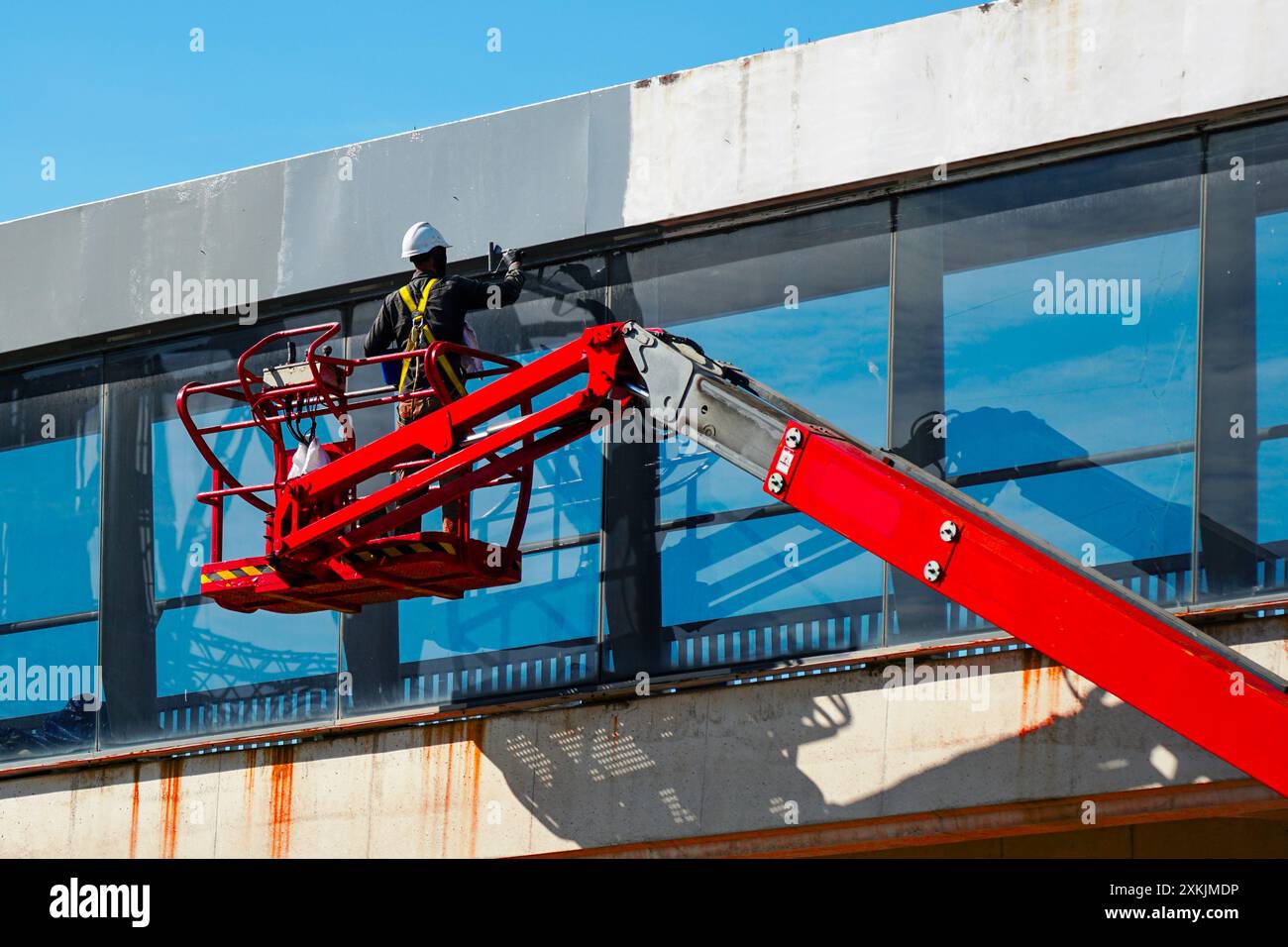 Exterior painting with lift hi-res stock photography and images - Alamy