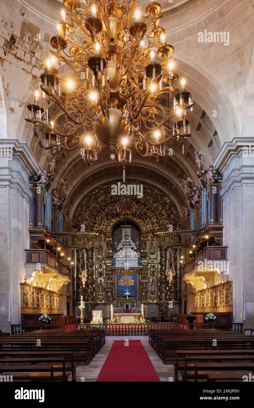 Main chapel of the New Cathedral of the city of Coimbra. Interesting ...