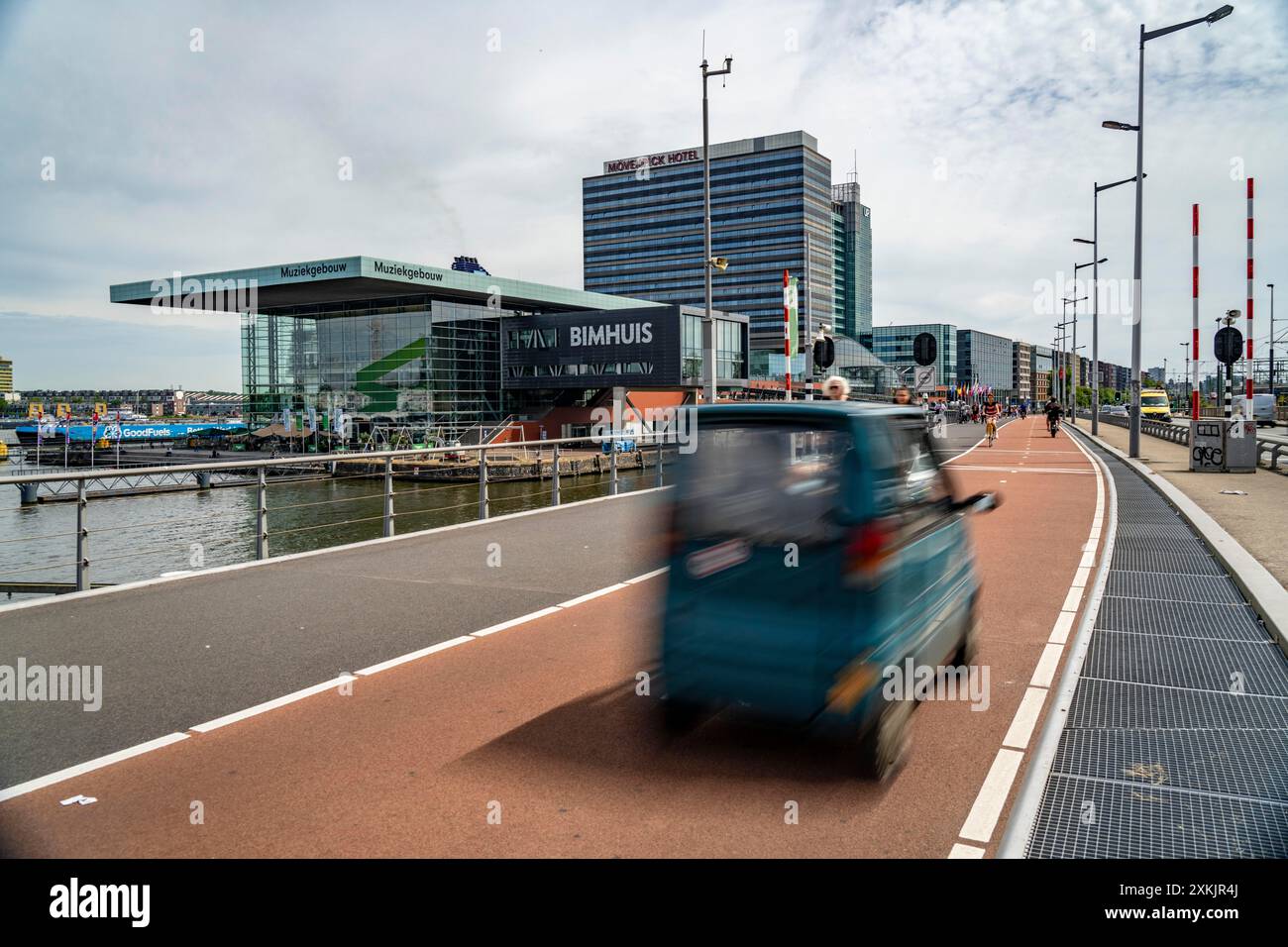 Minicars, small cars, up to 45 kmh fast, may be driven from 15 years of ...