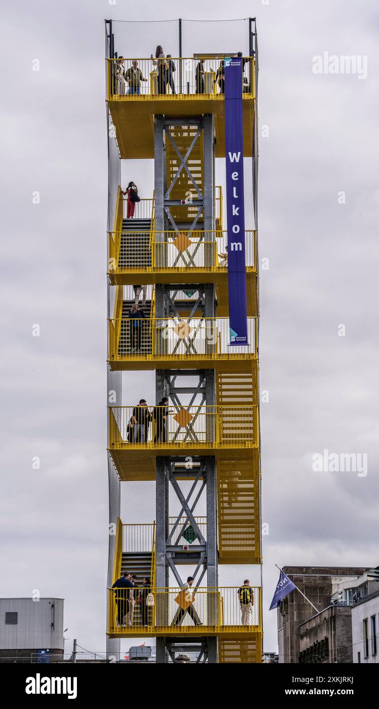 Temporary observation tower at the historic Binnenhof, during ...