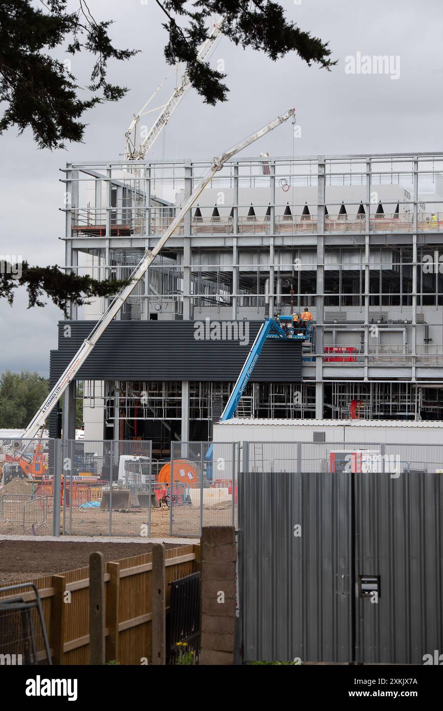 Slough, Berkshire, UK. 23rd July, 2024. Construction work is continuing ...