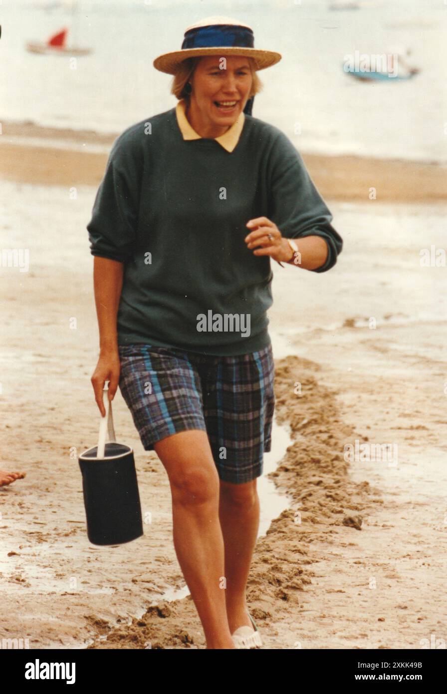 MINISTER OF HEALTH VIRGINIA BOTTOMLEY ON HOLIDAY WITH HER FAMILY ON THE ...