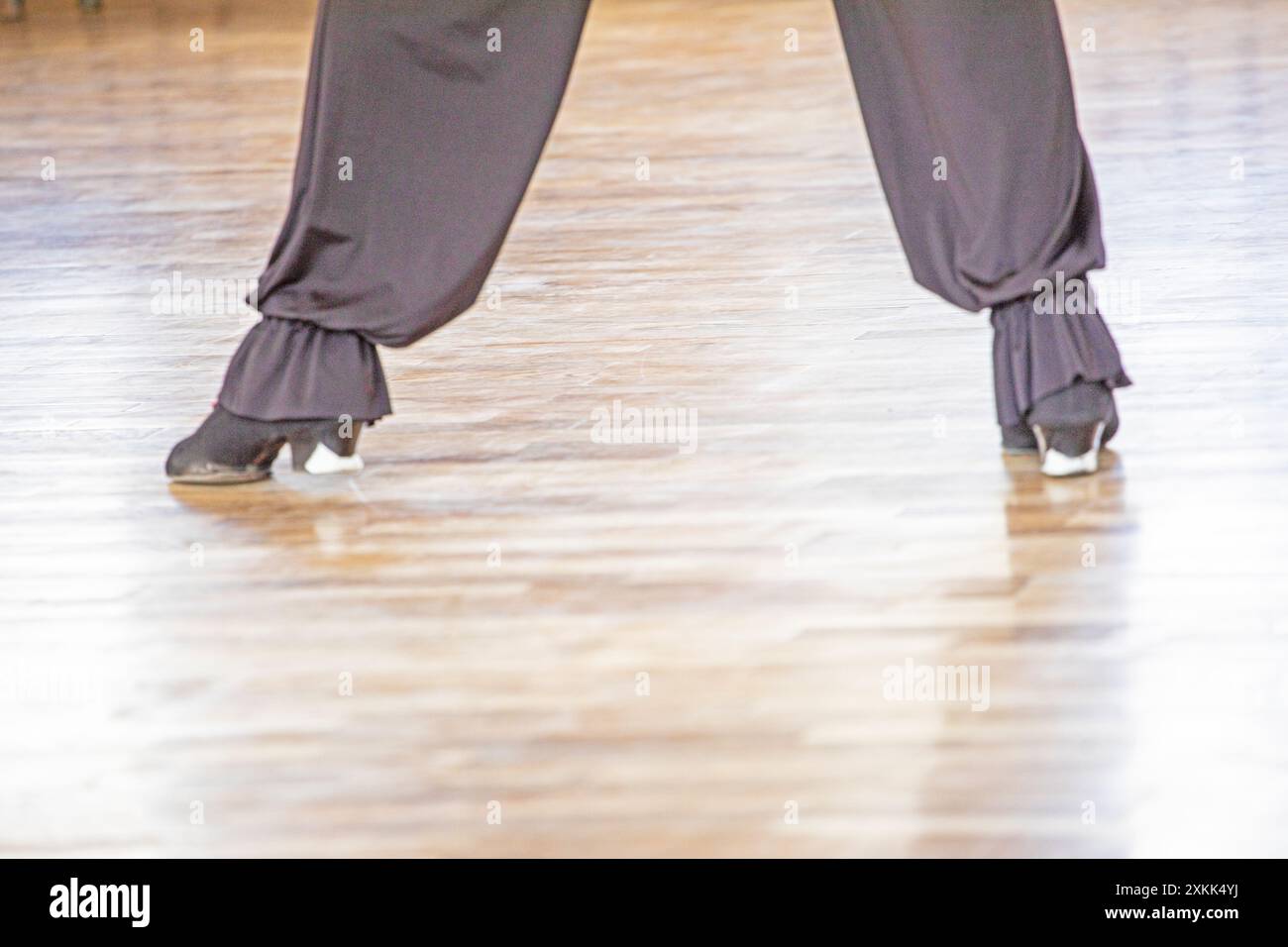 Ballroom dance training program standard hi-res stock photography and ...