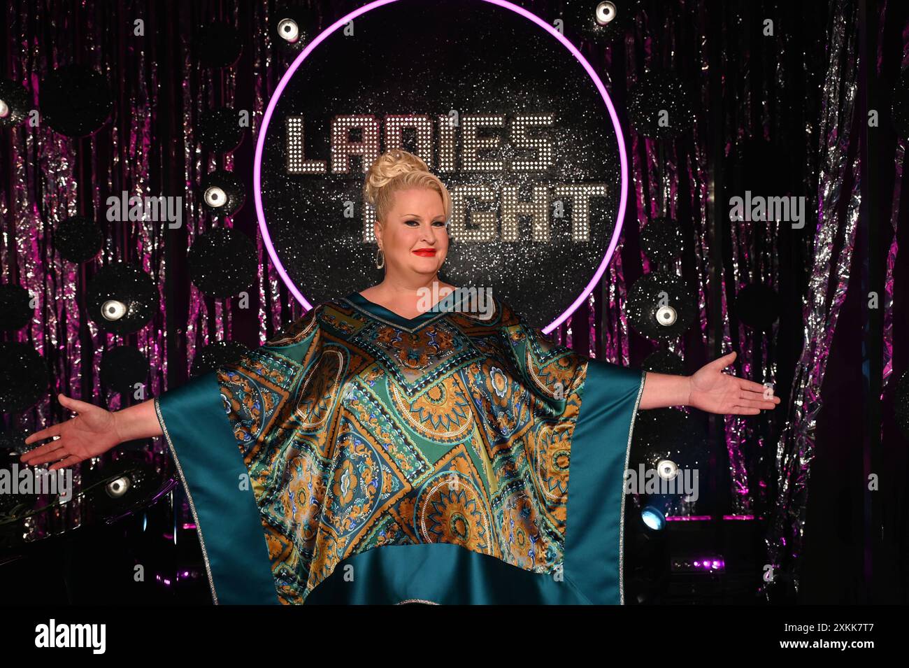 Die Comedienne Daphne de Luxe, bürgerlich Daphne Haderlein posiert als ...