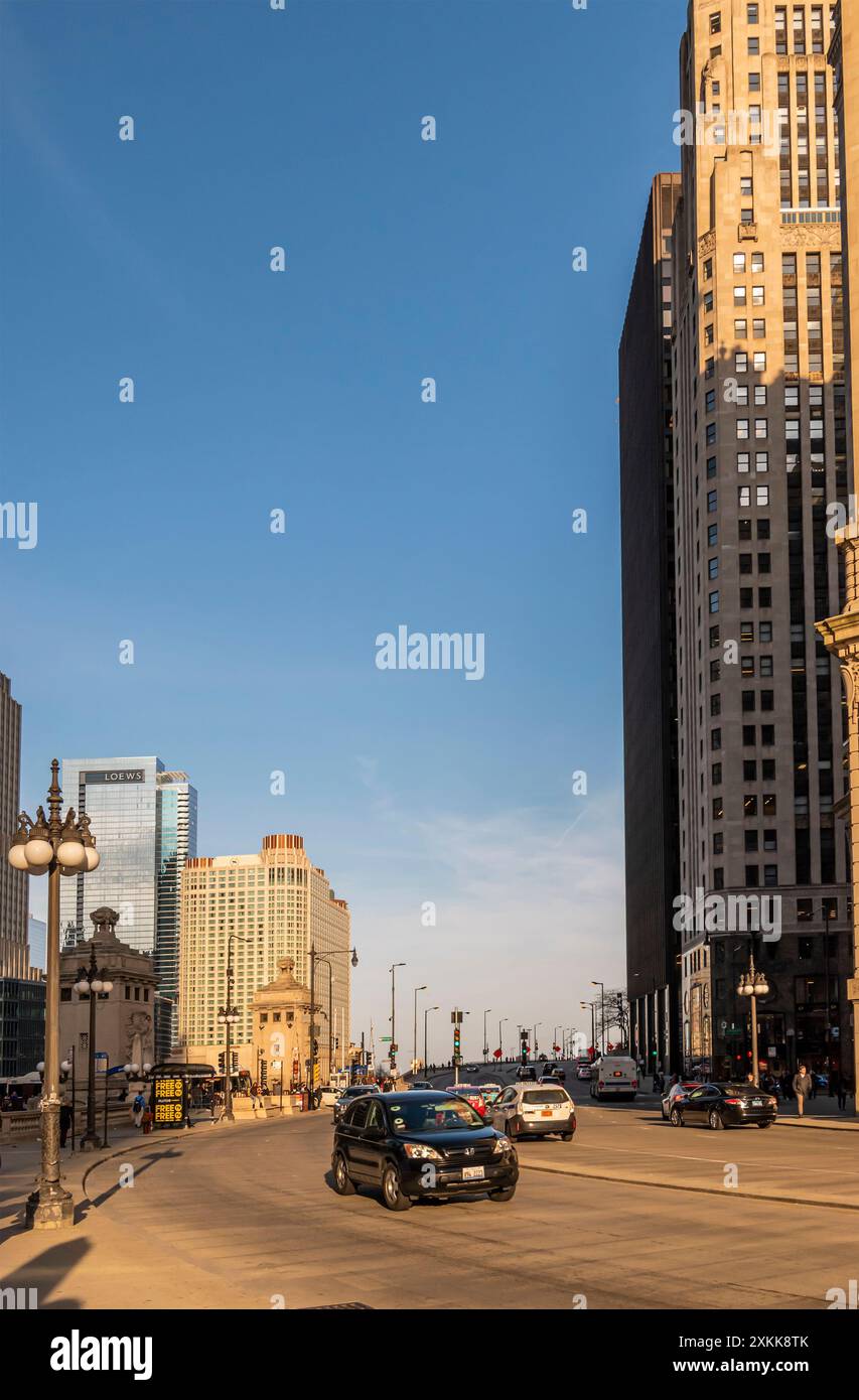 Chicago river downtown iconic hi-res stock photography and images - Alamy