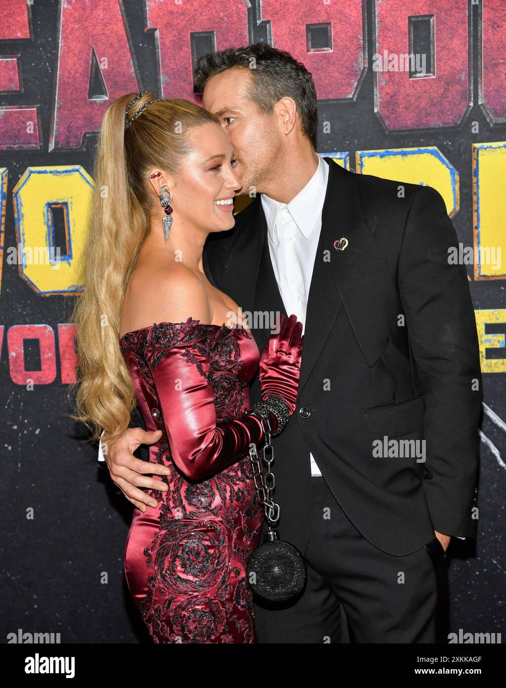Blake Lively, left, and Ryan Reynolds attend the world premiere of ...