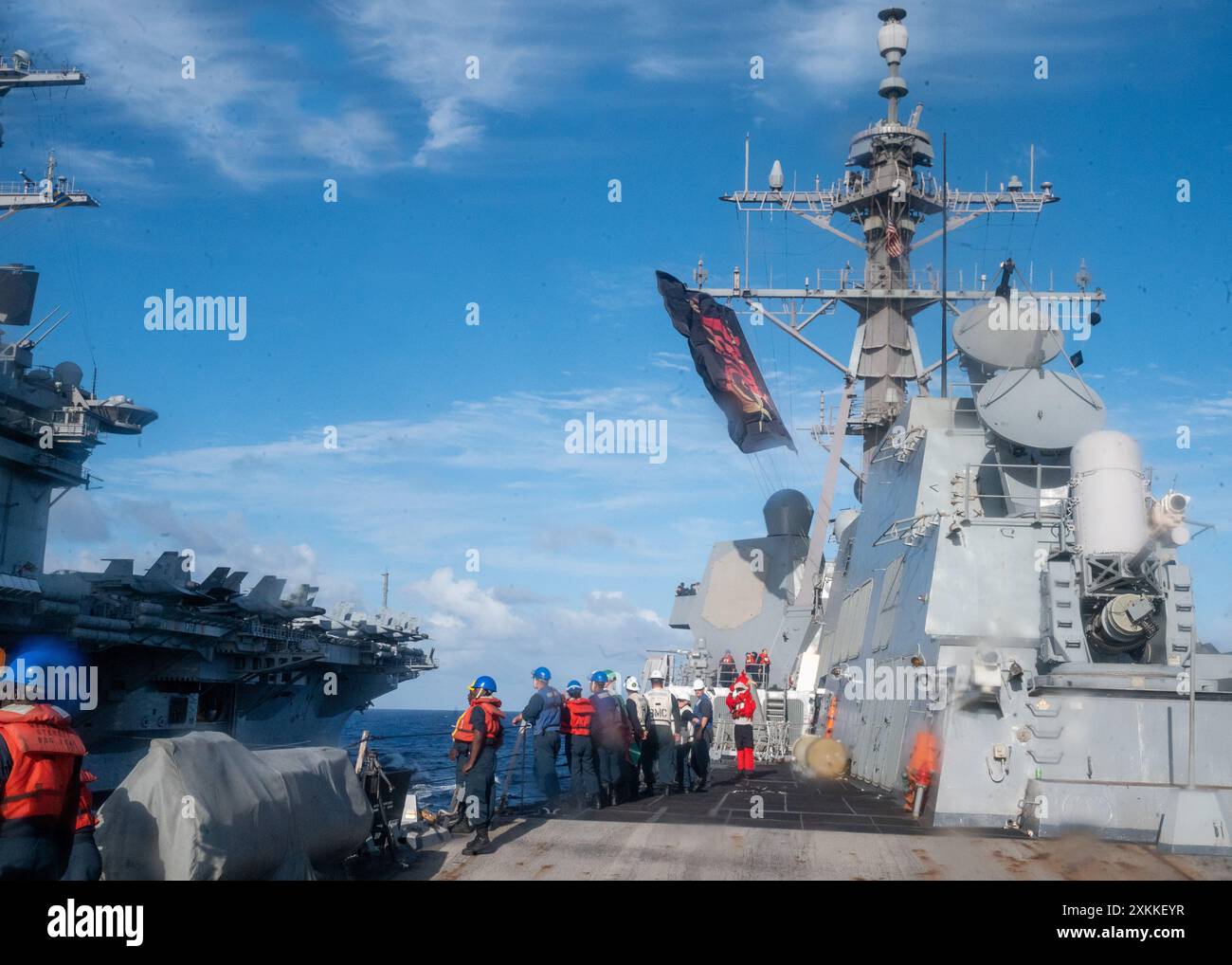 Nimitz-class aircraft carrier USS Carl Vinson (CVN 70) conducts a ...