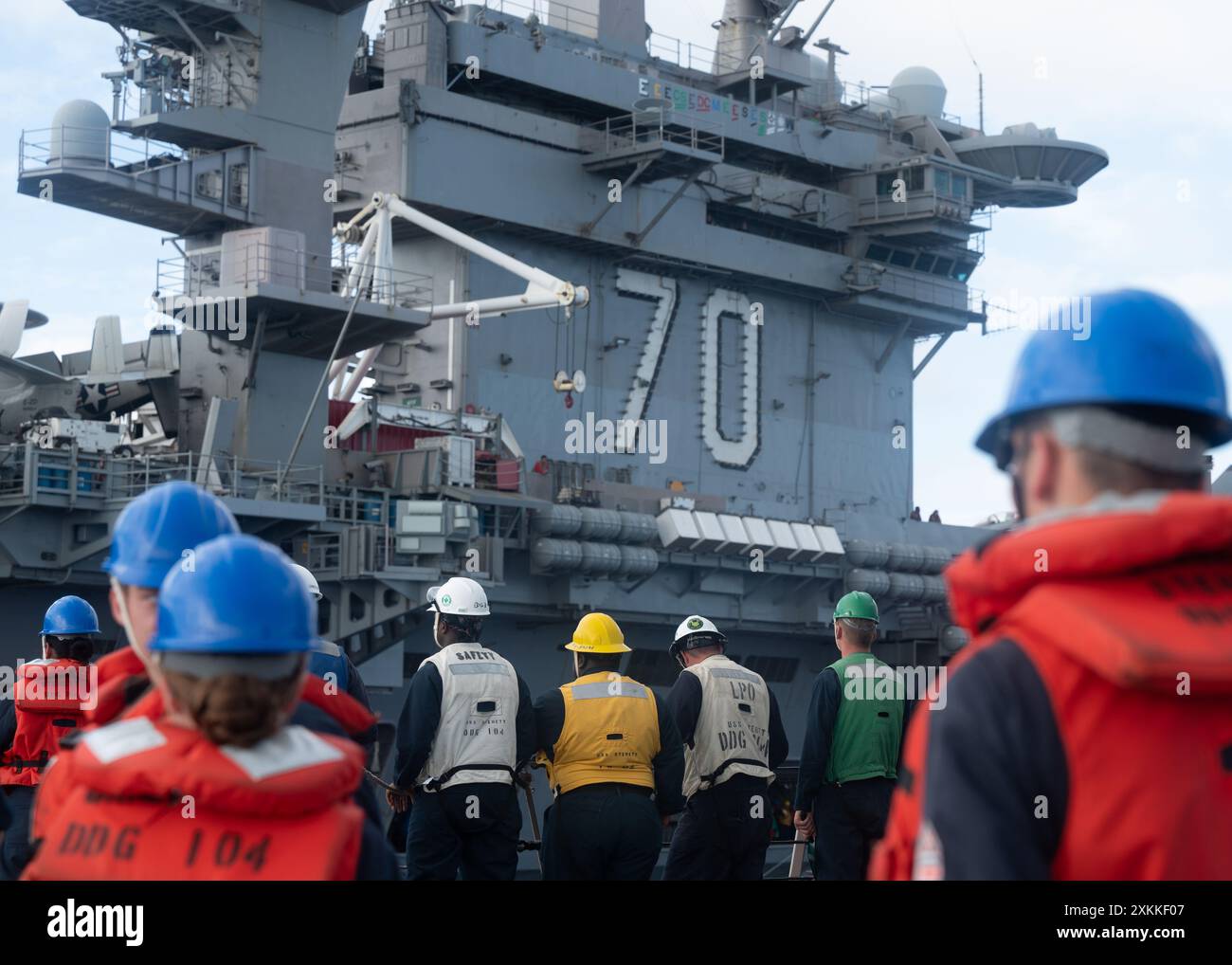 Nimitz-class aircraft carrier USS Carl Vinson (CVN 70) conducts a ...