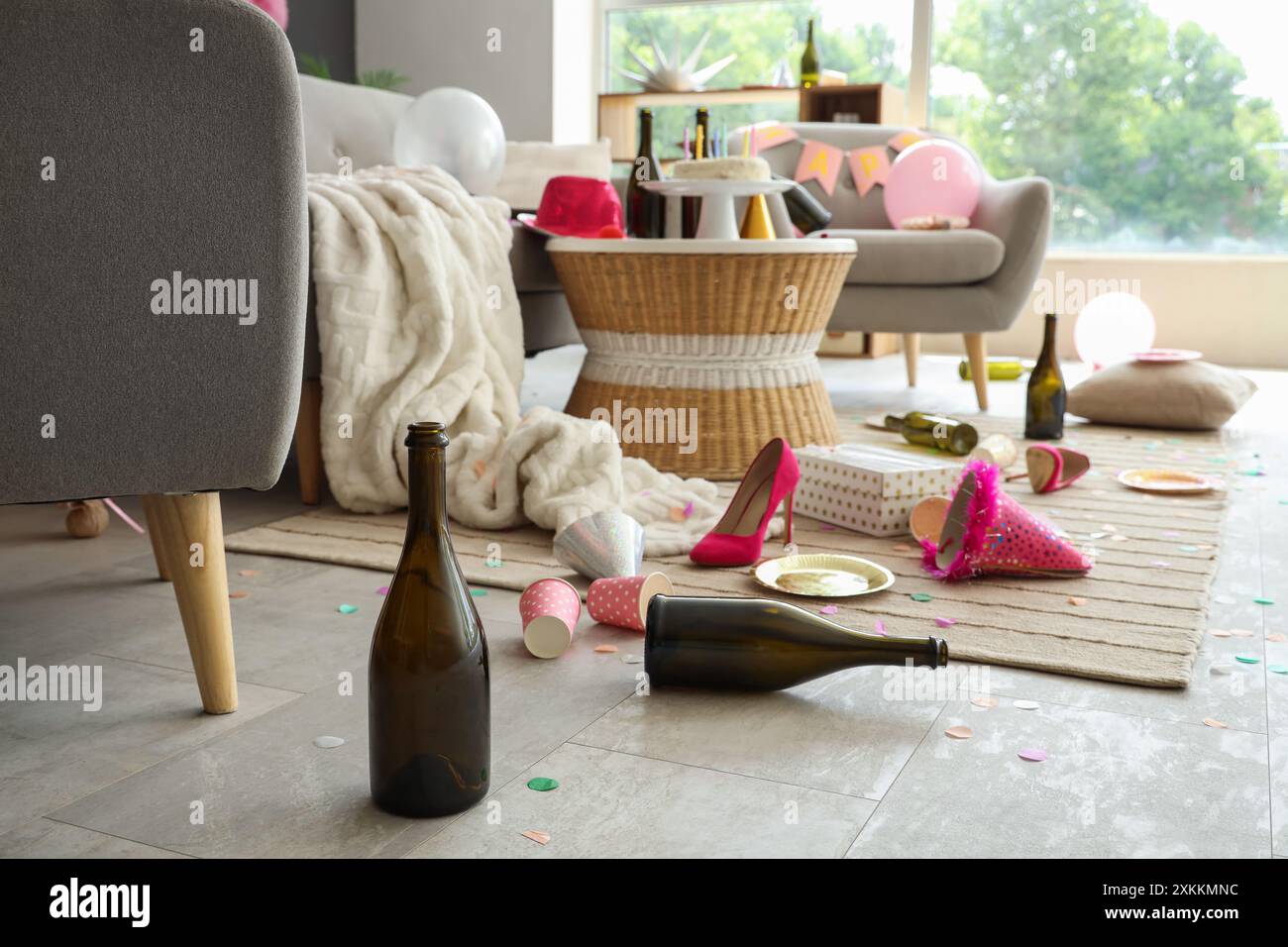 Food in mess on floor hi-res stock photography and images - Alamy