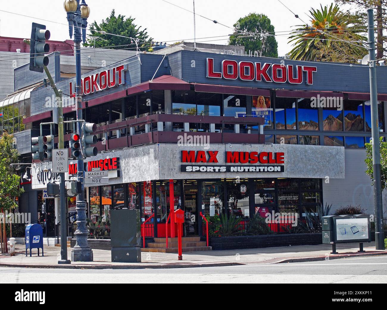 Lookout bar, club and Max Muscle sports nutrition store at Market and ...