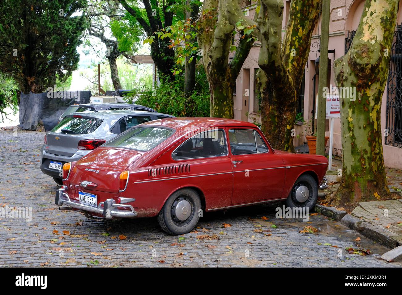 14.03.2024, Uruguay, Colonia, Colonia del Sacramento - Vintage cars are ...