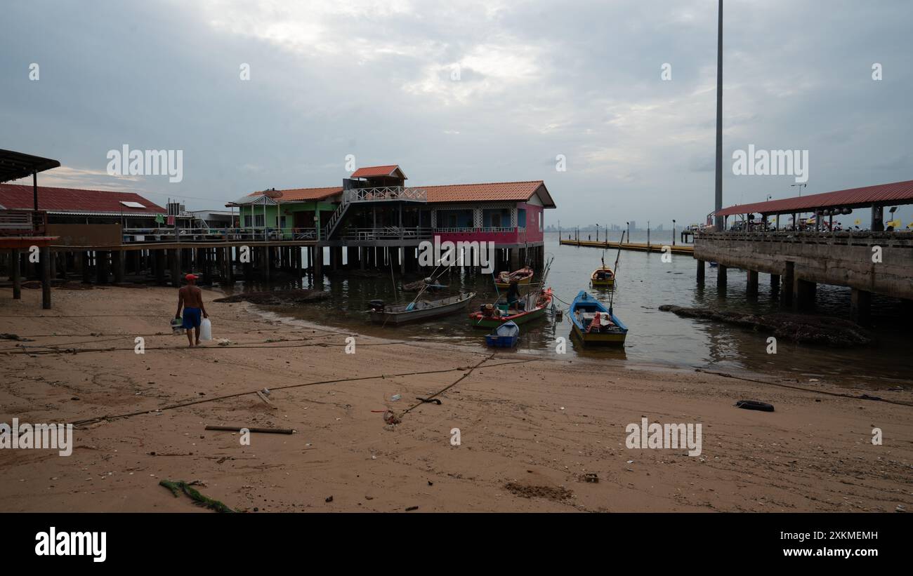 Koh Larn, pattaya thailand, Ferry Harbour, Thailand Stock Photo - Alamy