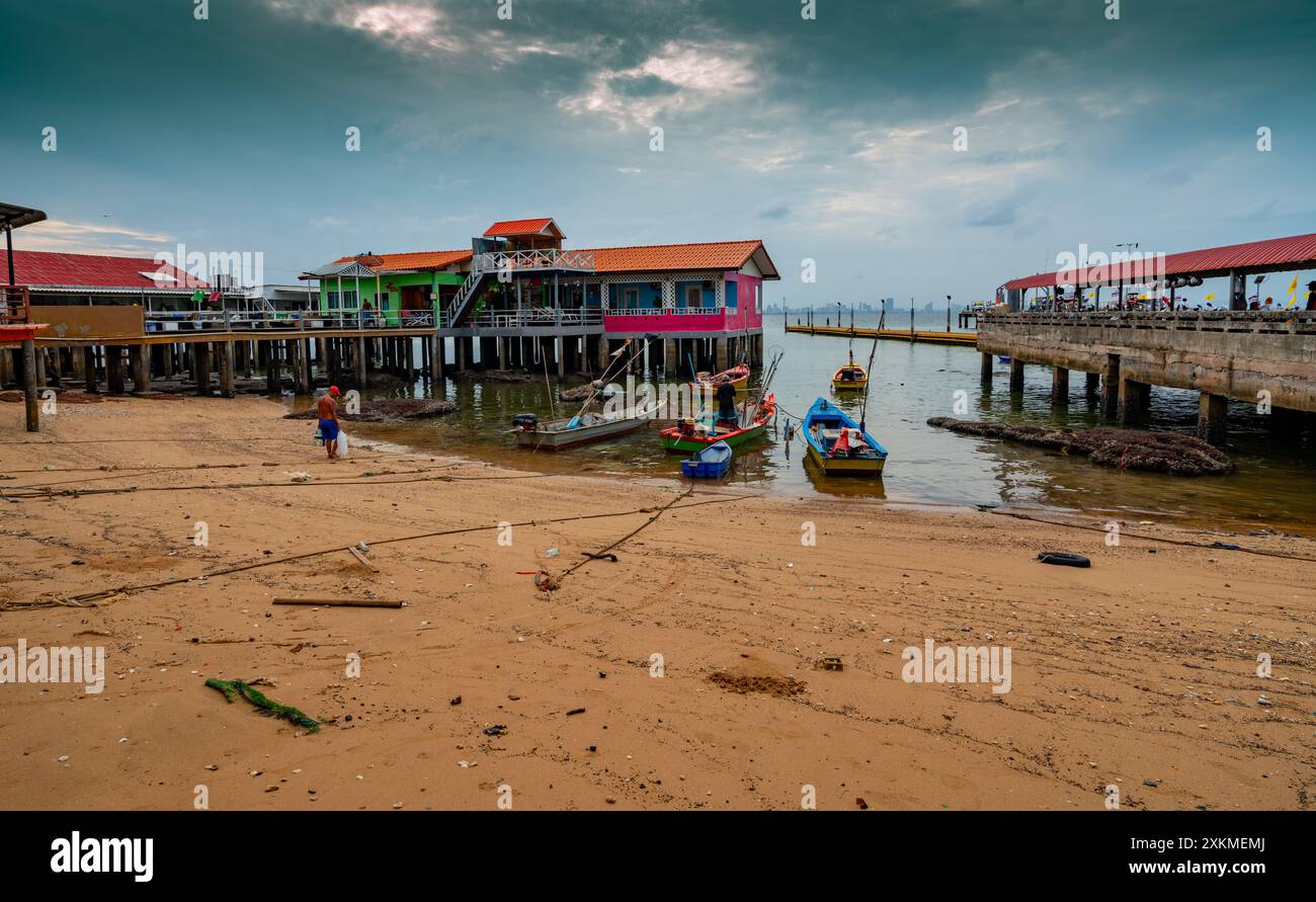 Koh Larn, pattaya thailand, Ferry Harbour, Thailand Stock Photo - Alamy
