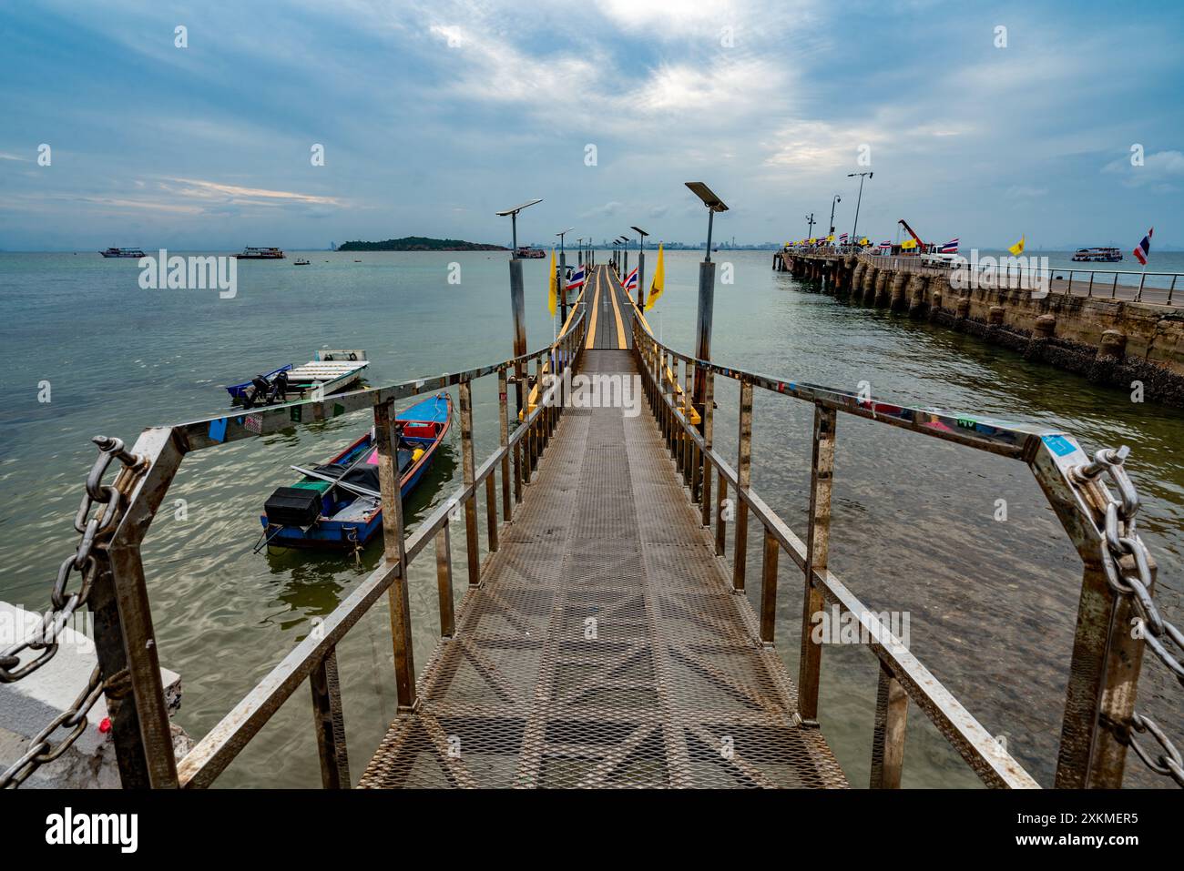 Koh Larn, pattaya thailand, Ferry Harbour, Thailand Stock Photo - Alamy