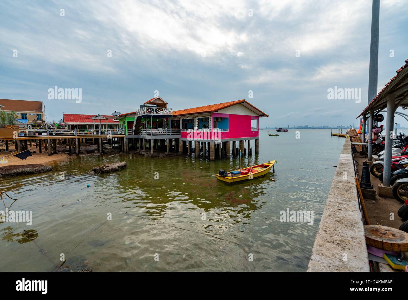 Koh Larn, pattaya thailand, Ferry Harbour, Thailand Stock Photo - Alamy