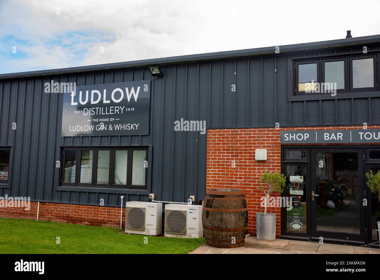 English whisky distillery hi-res stock photography and images - Alamy