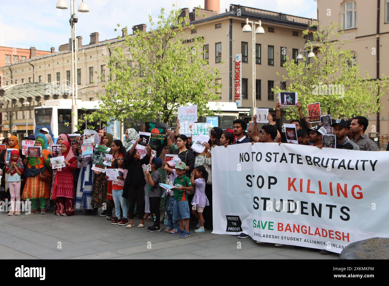 Banglandeshi Community in city square peacefully protesting police ...