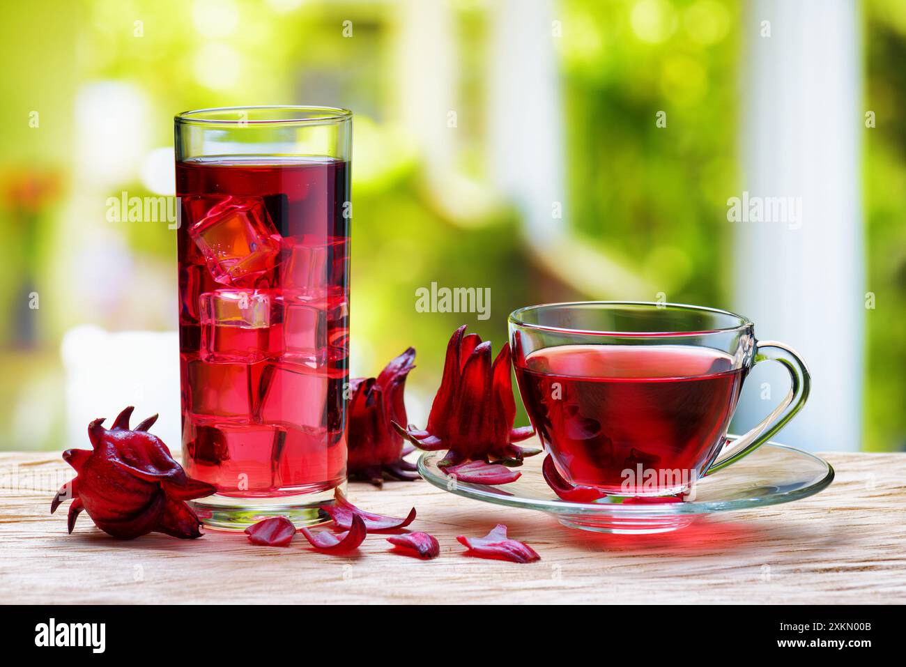 Cup of hot hibiscus tea (red sorrel) and the same cold drink Stock ...