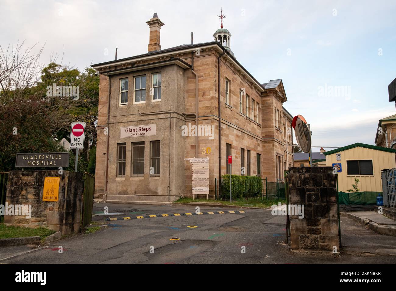 Yvette the VetÕs Clinic and Gordons Doctors office location from Tv ...