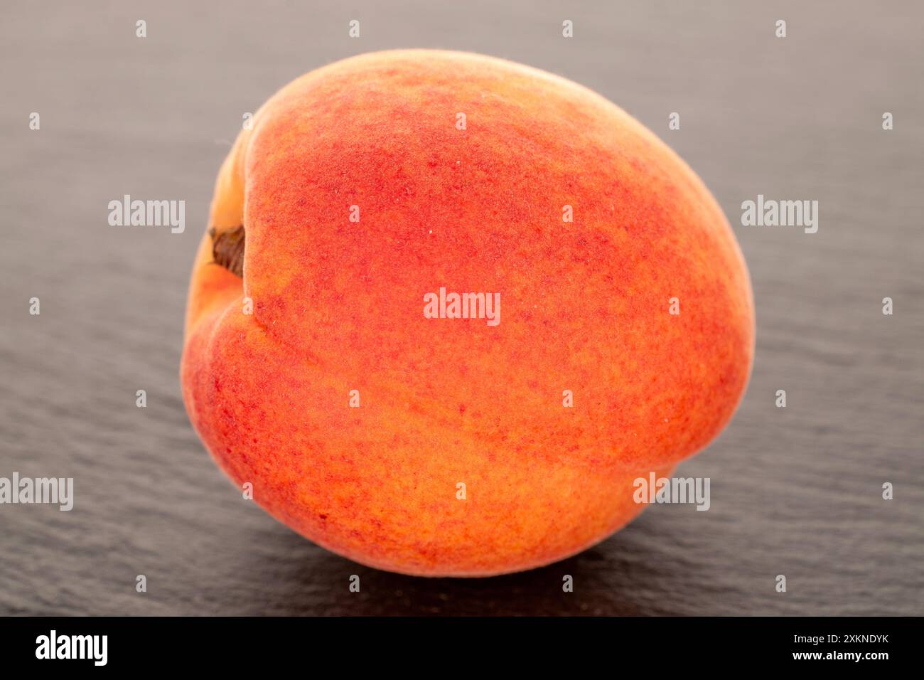 Apricot stone hi-res stock photography and images - Alamy