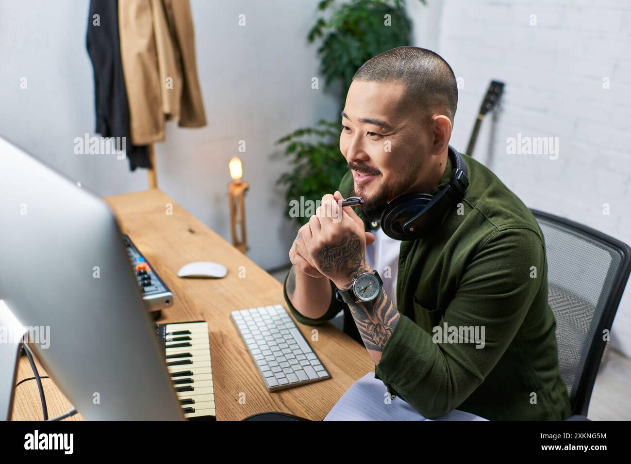 Professional instrumentalist hi-res stock photography and images - Alamy