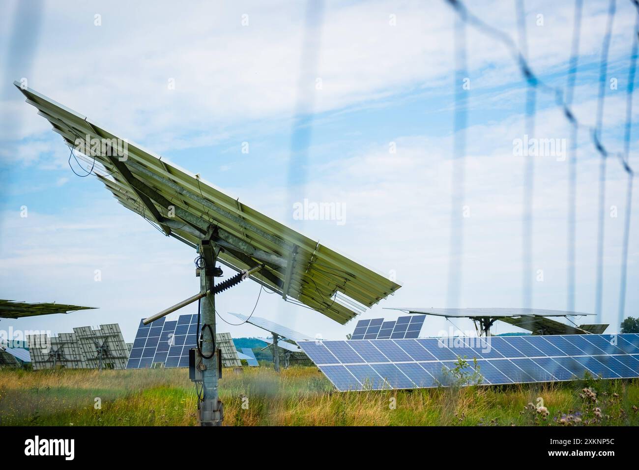 Photovoltaik Anlage auf einem Feld, Bayern, Deutschland Editorial use ...
