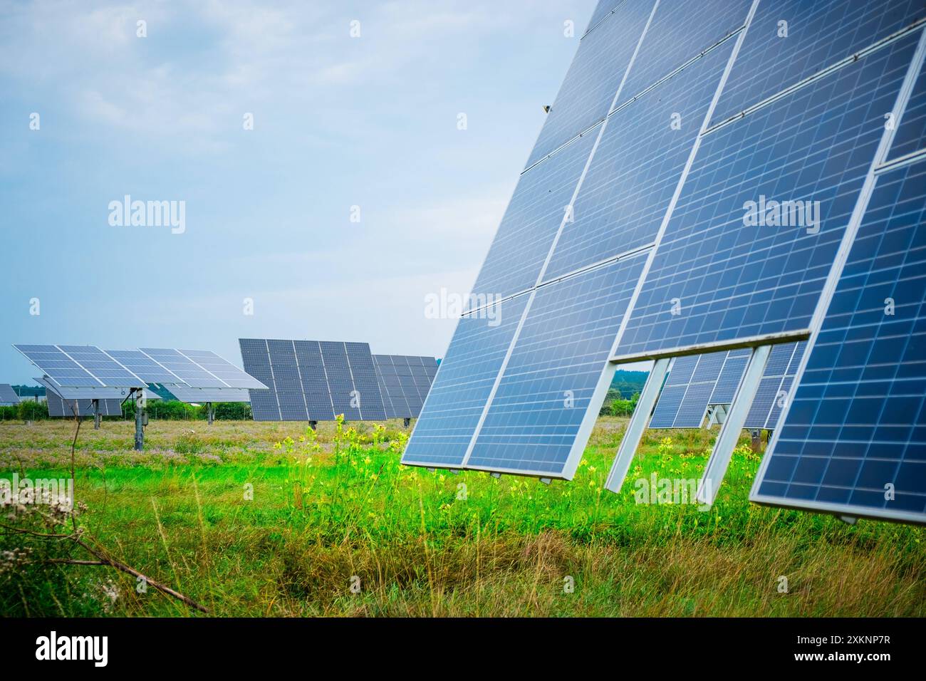Photovoltaik Anlage auf einem Feld, Bayern, Deutschland Editorial use ...