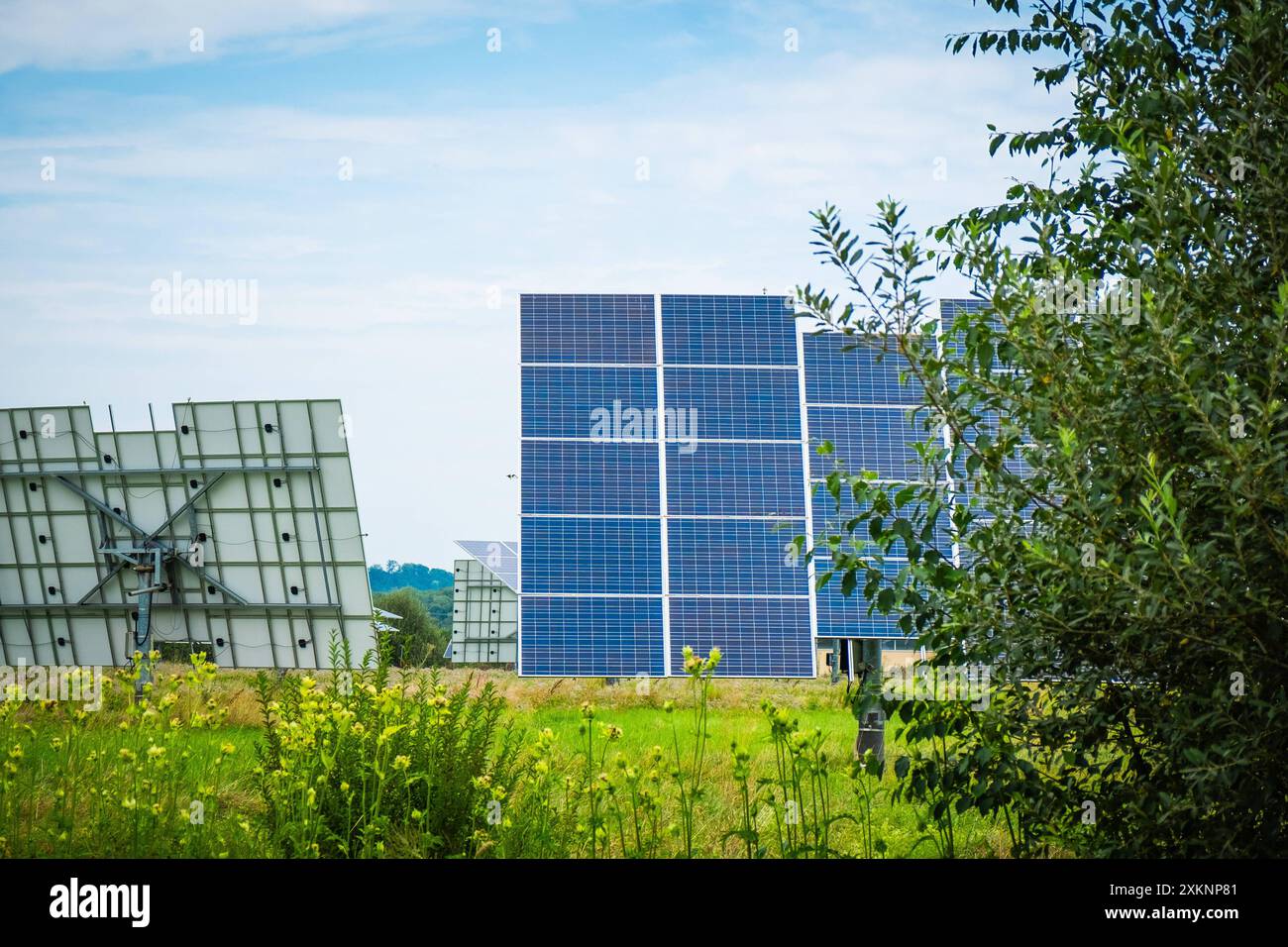 Photovoltaik Anlage auf einem Feld, Bayern, Deutschland Editorial use ...