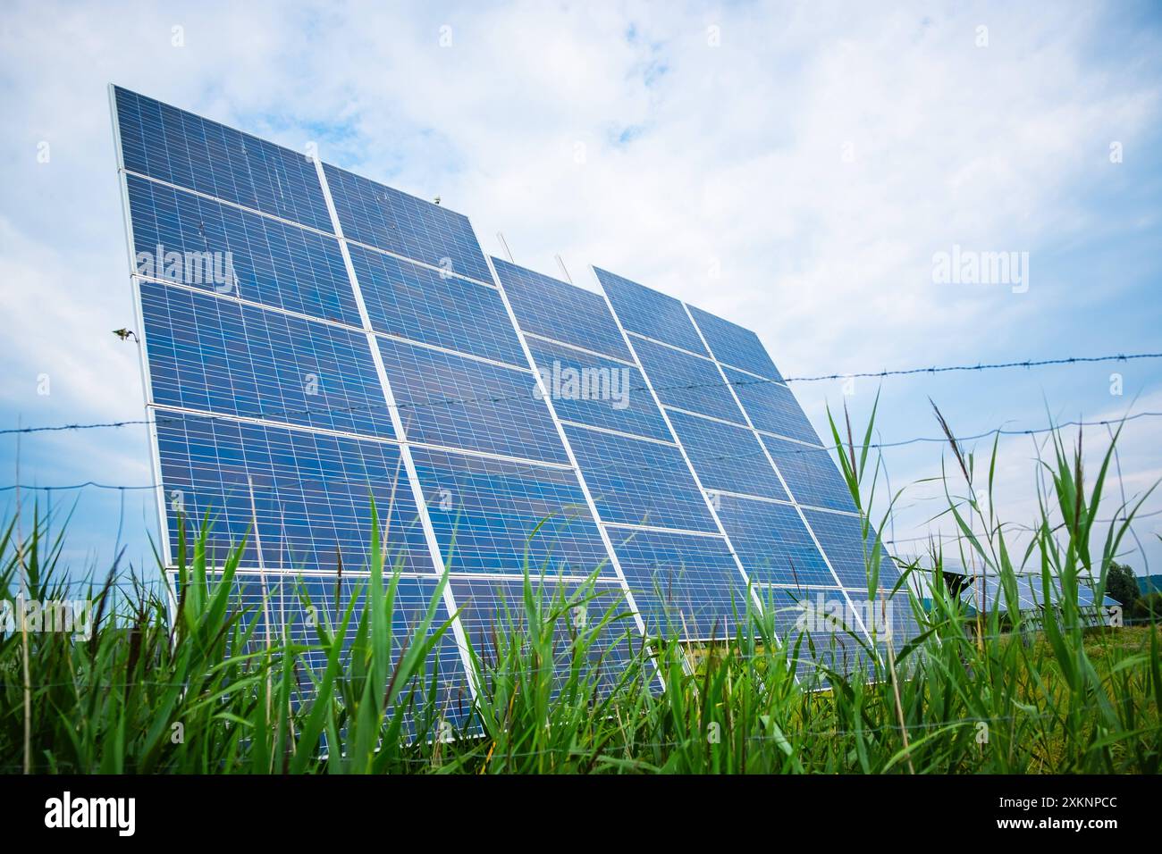Photovoltaik Anlage auf einem Feld, Bayern, Deutschland Editorial use ...