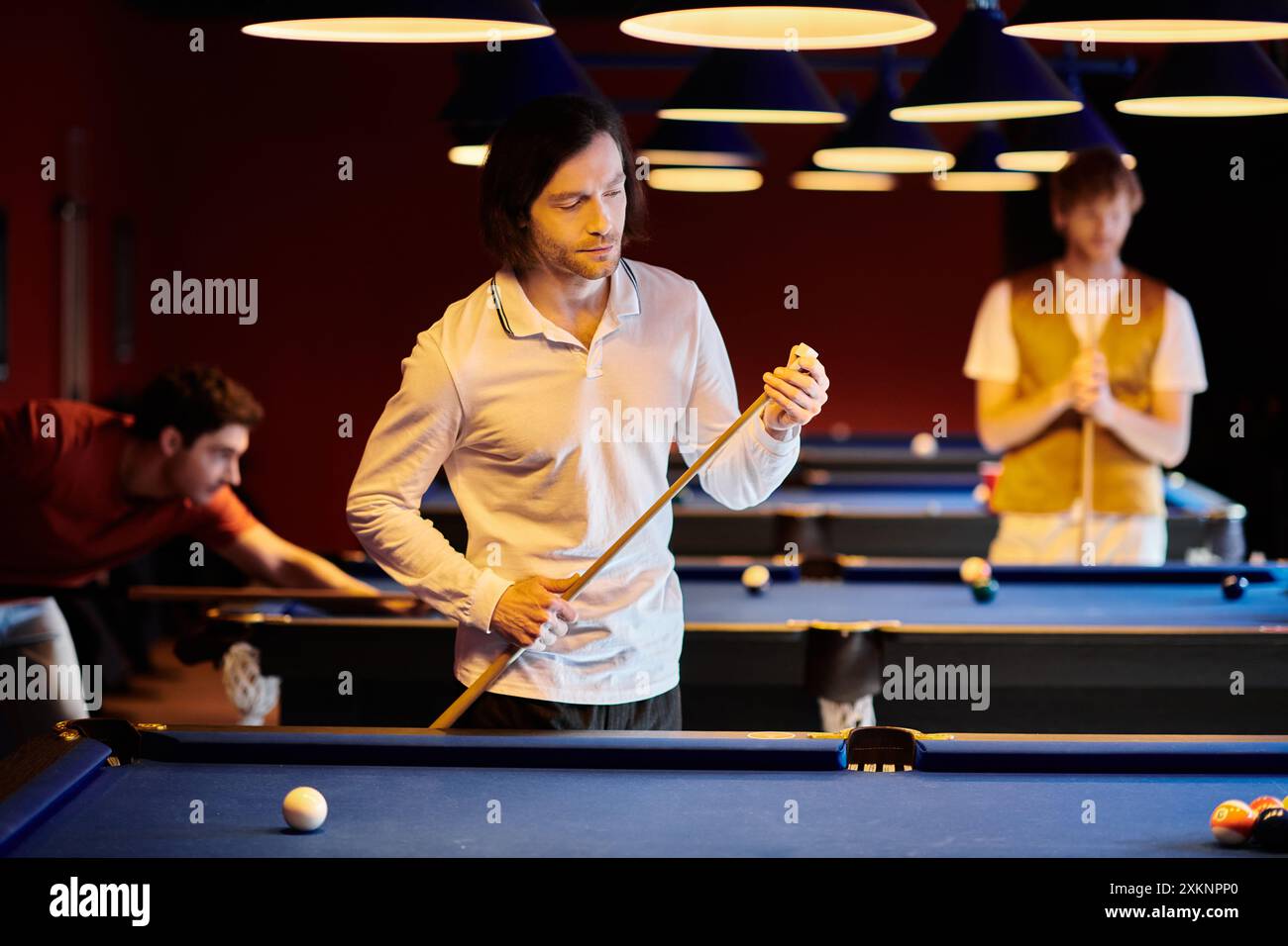 Dimly lit club hi-res stock photography and images - Alamy