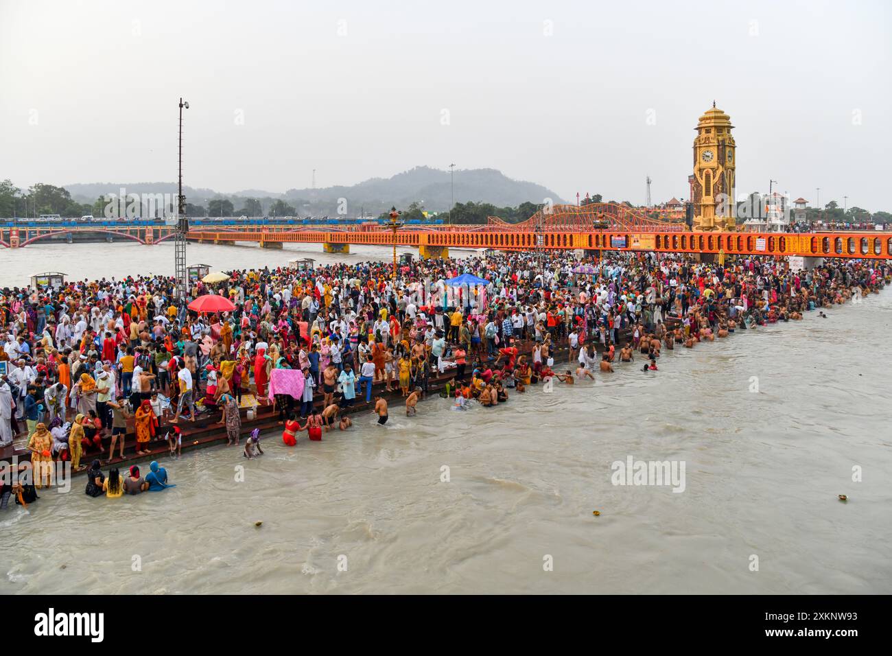 Ganga dussera, Religious hindu people bathing at famous har ki pauri ...