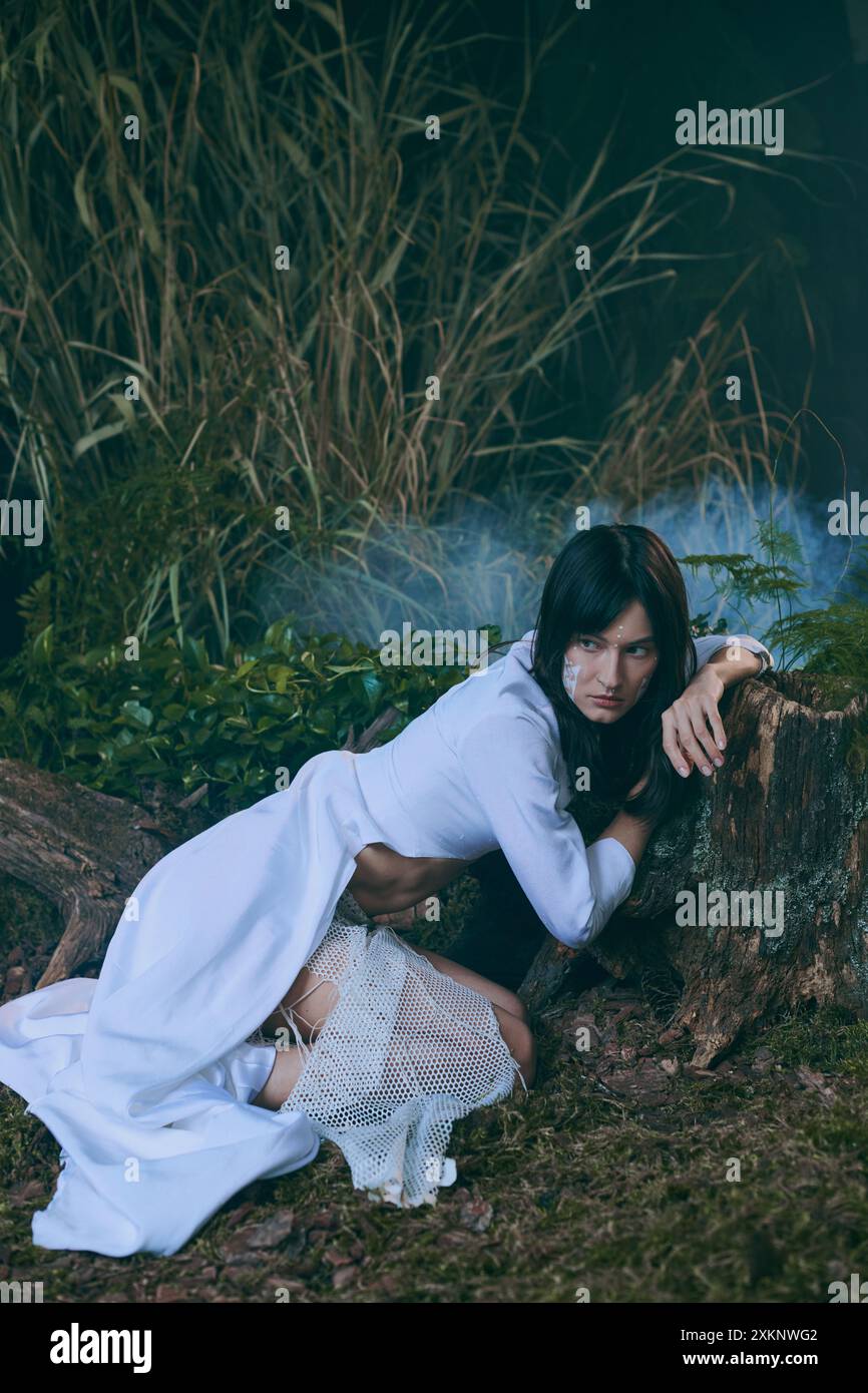 Creative hand poses hi-res stock photography and images - Alamy