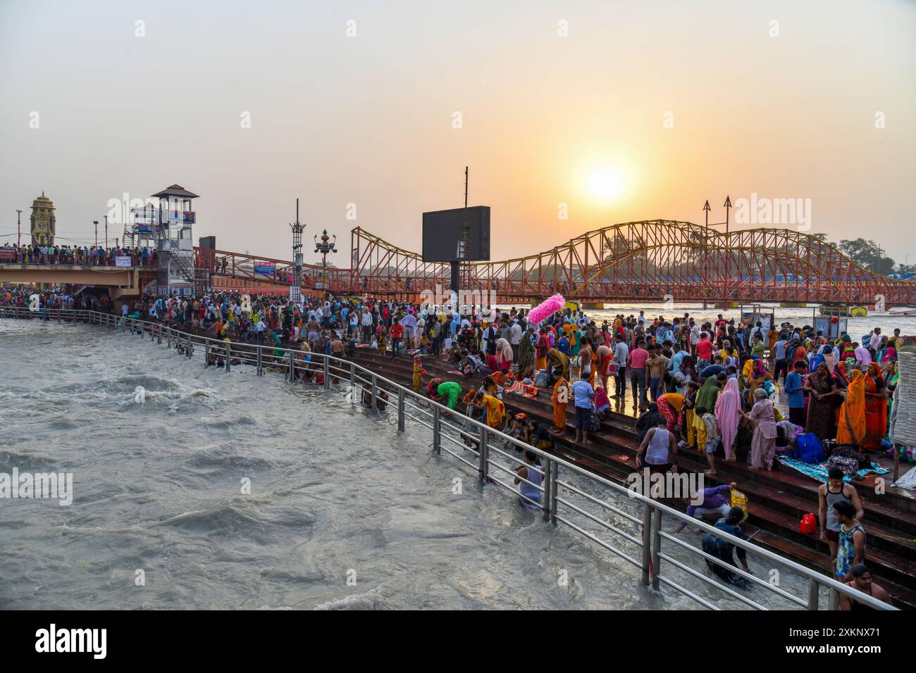 Ganga dussera, Religious hindu people bathing at famous har ki pauri ...