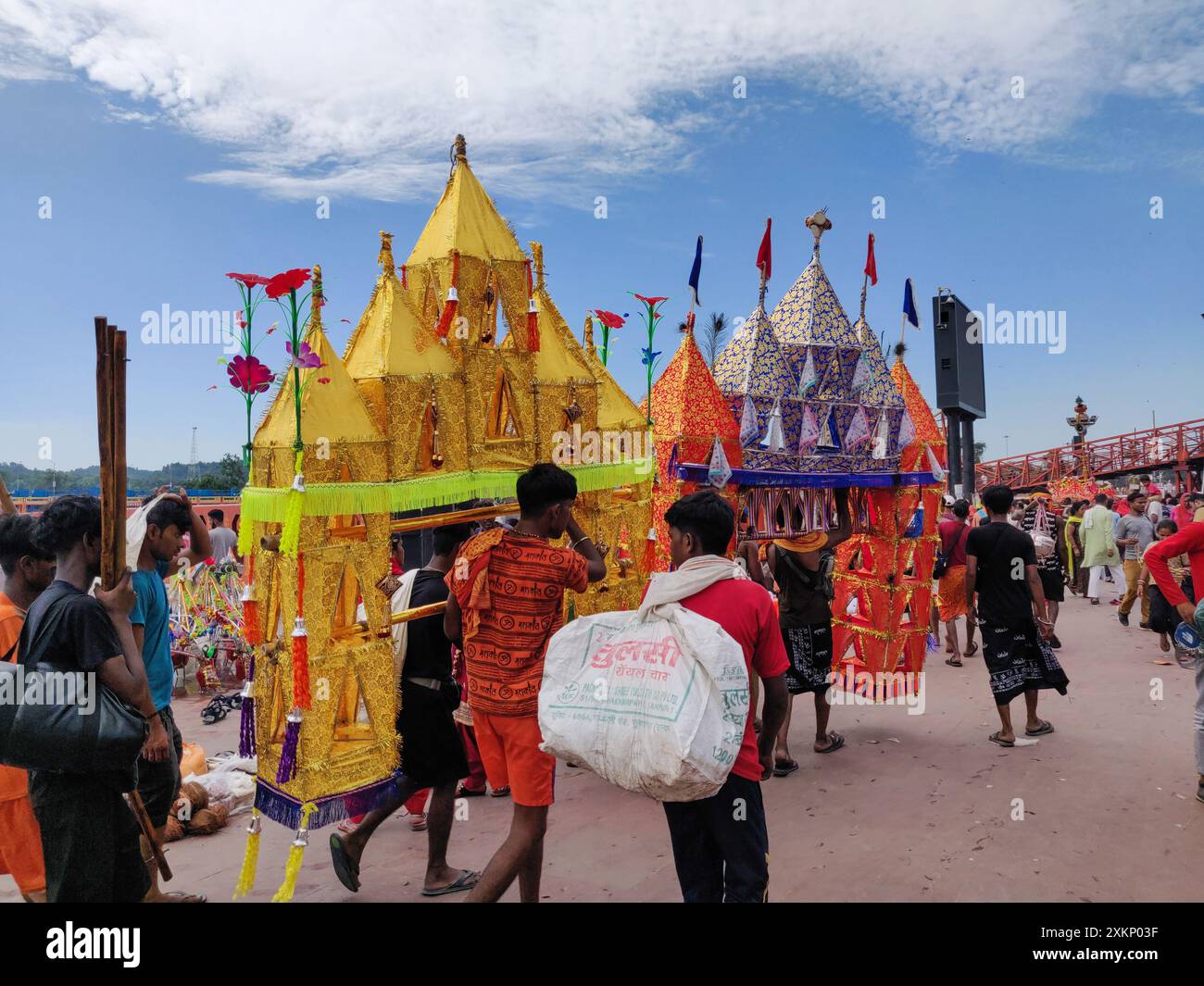 Hindu pilgrim going for kanwar yatra barefoot to worship lord shiv at ...
